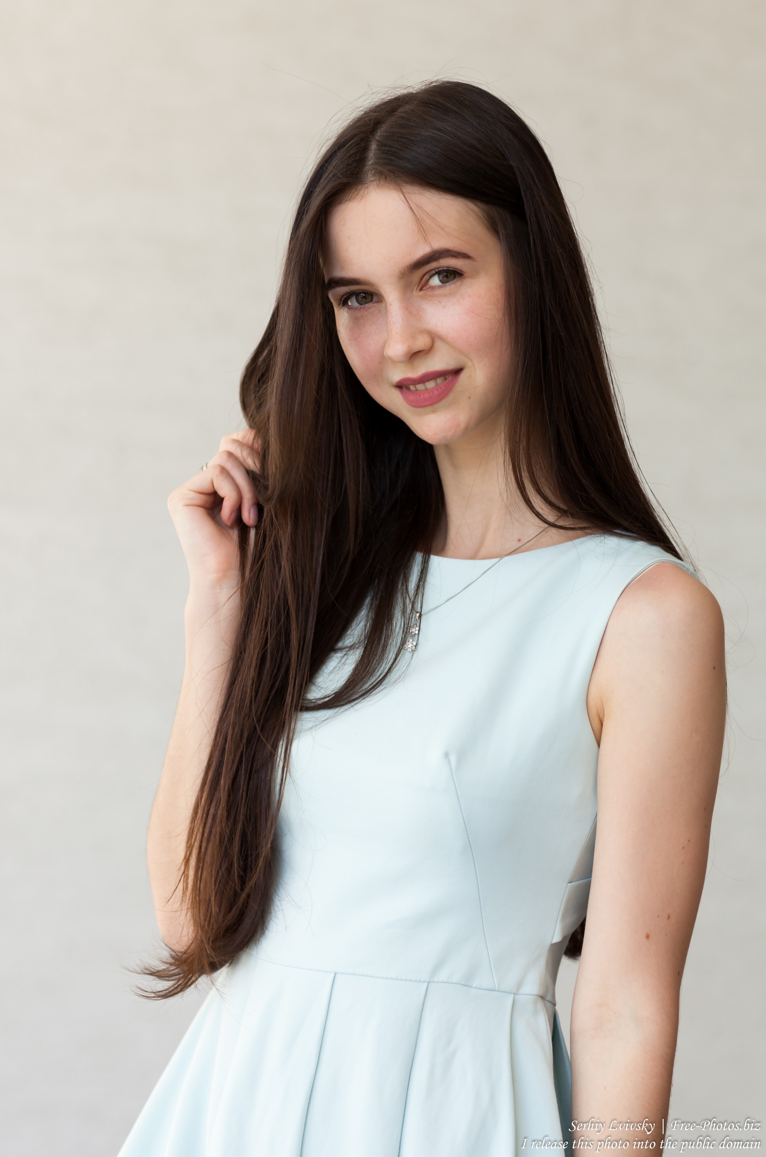 Photo Of Vika A 25 year old Brunette Woman Photographed By Serhiy
