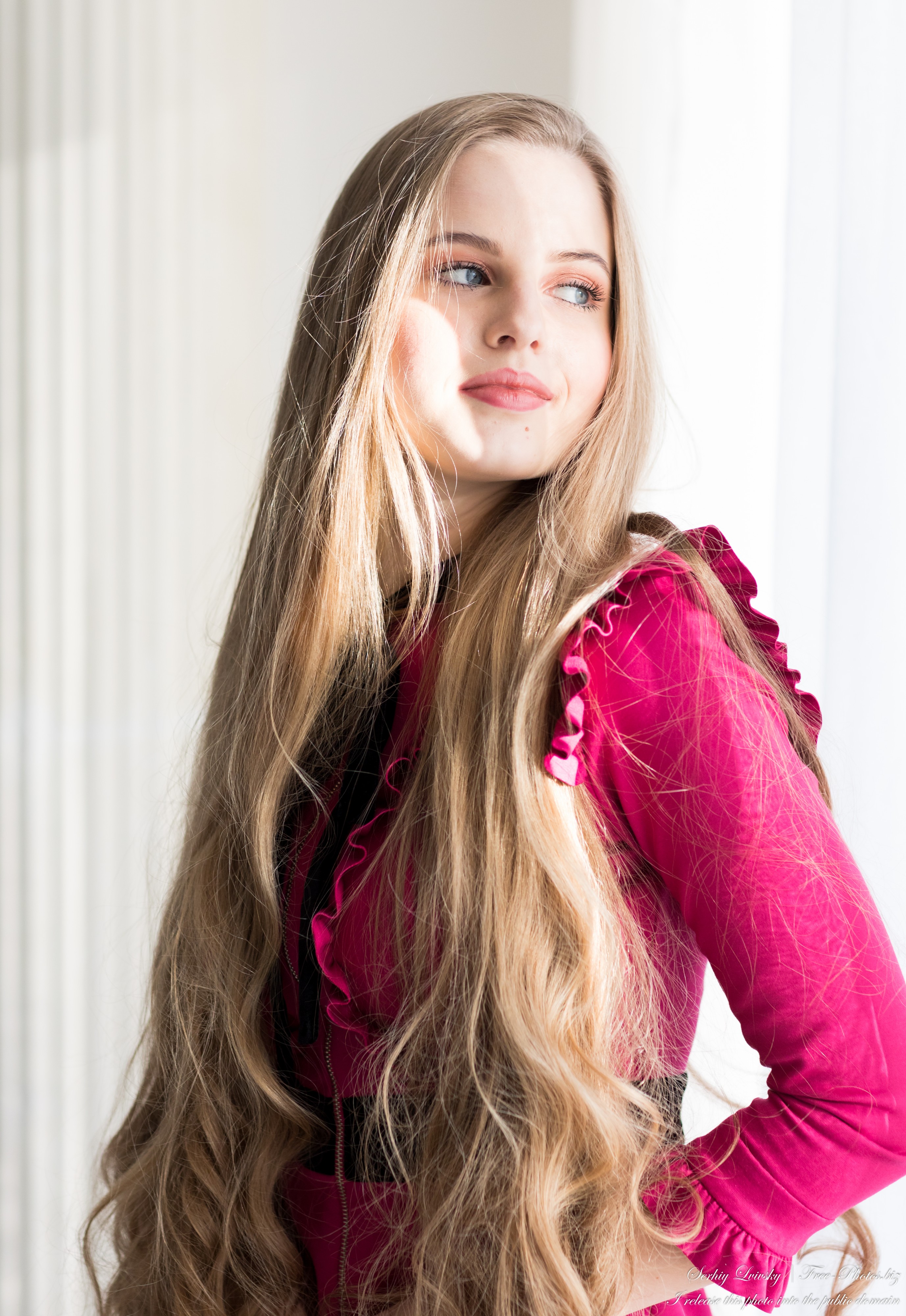 Photo of Diana - a 20-year-old natural blonde girl photographed in ...