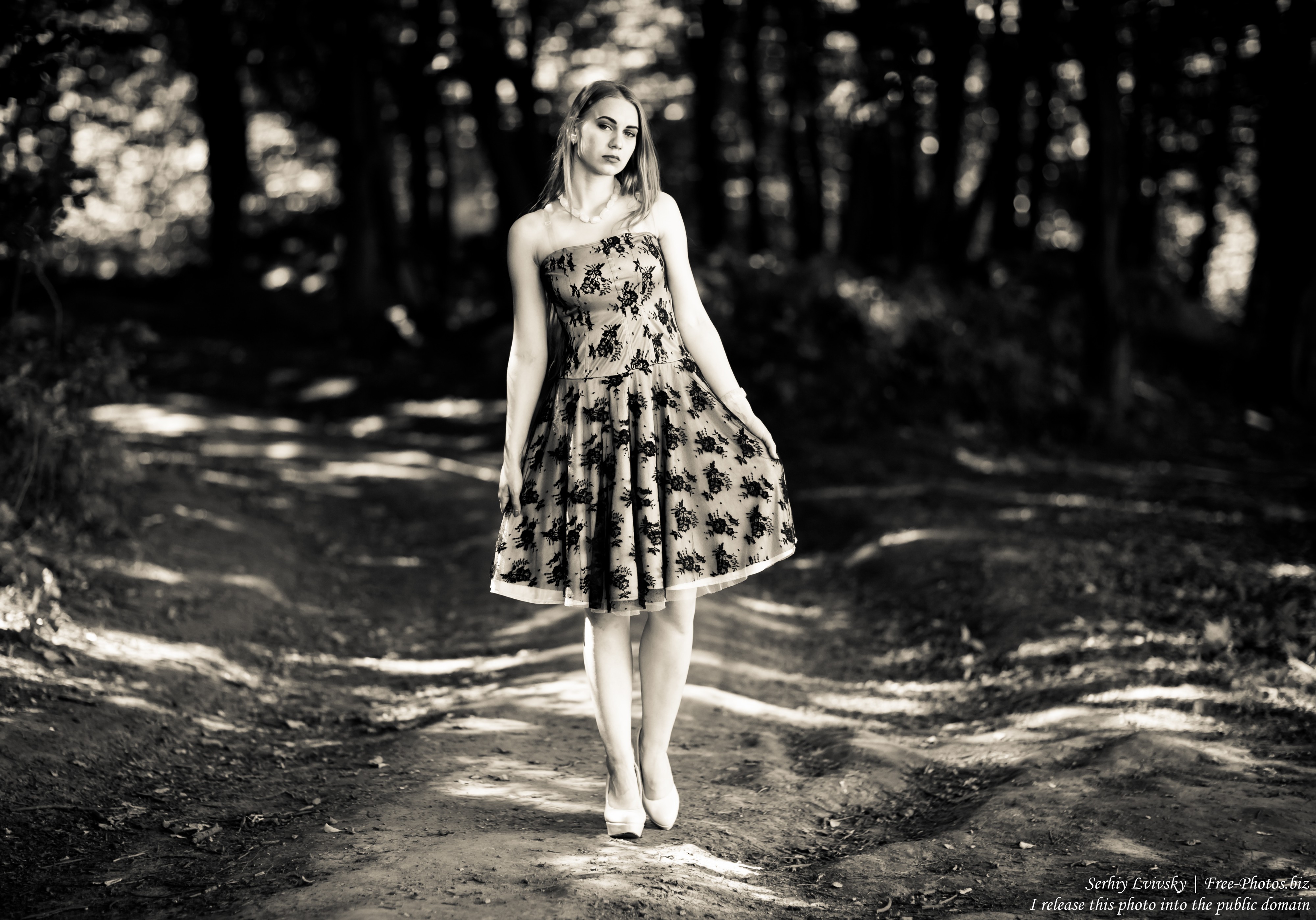 Photo of Julia - an 18-year-old girl with natural undyed hair ...