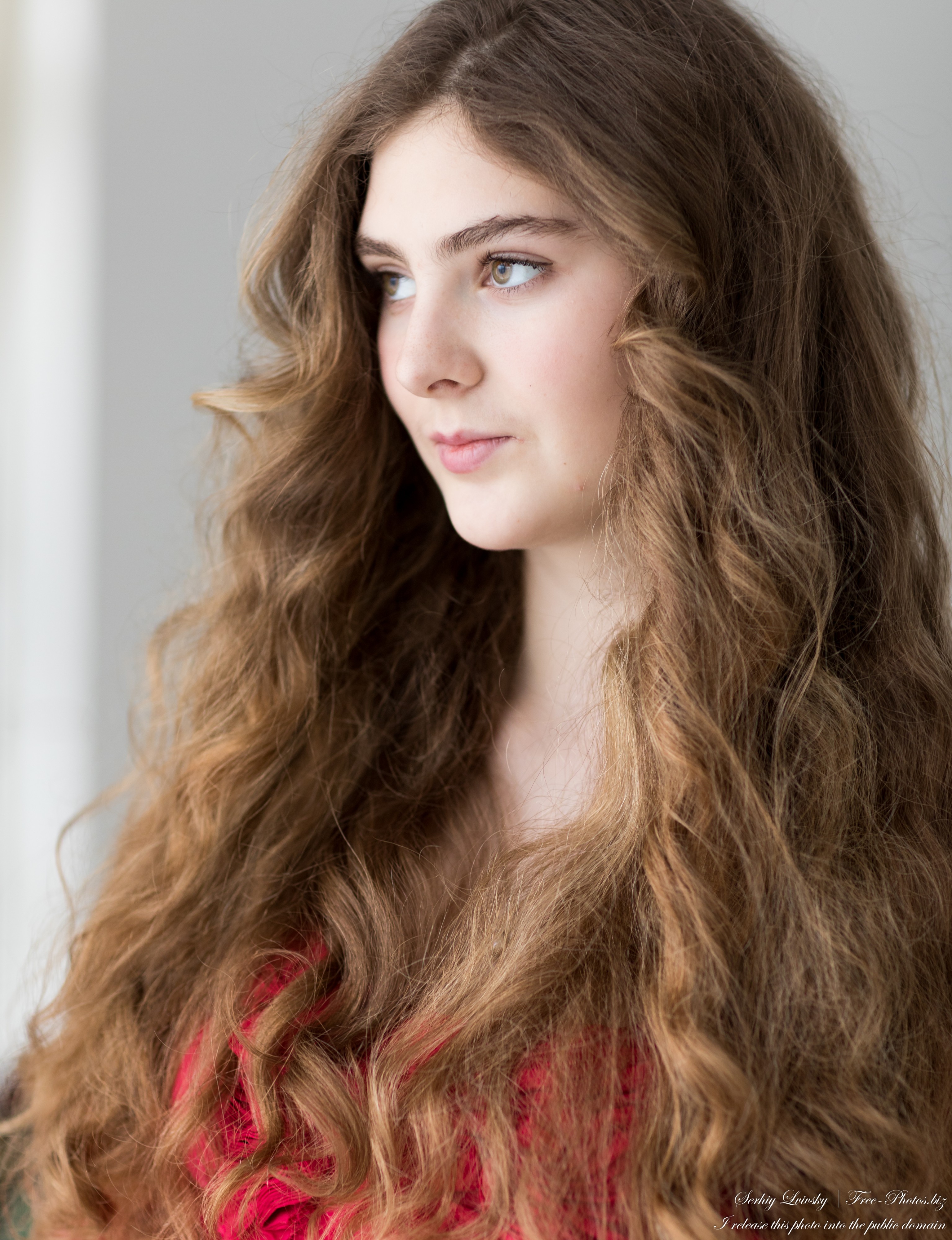 Photo of Kornelia - a 15-year-old girl with curly hair photographed in ...