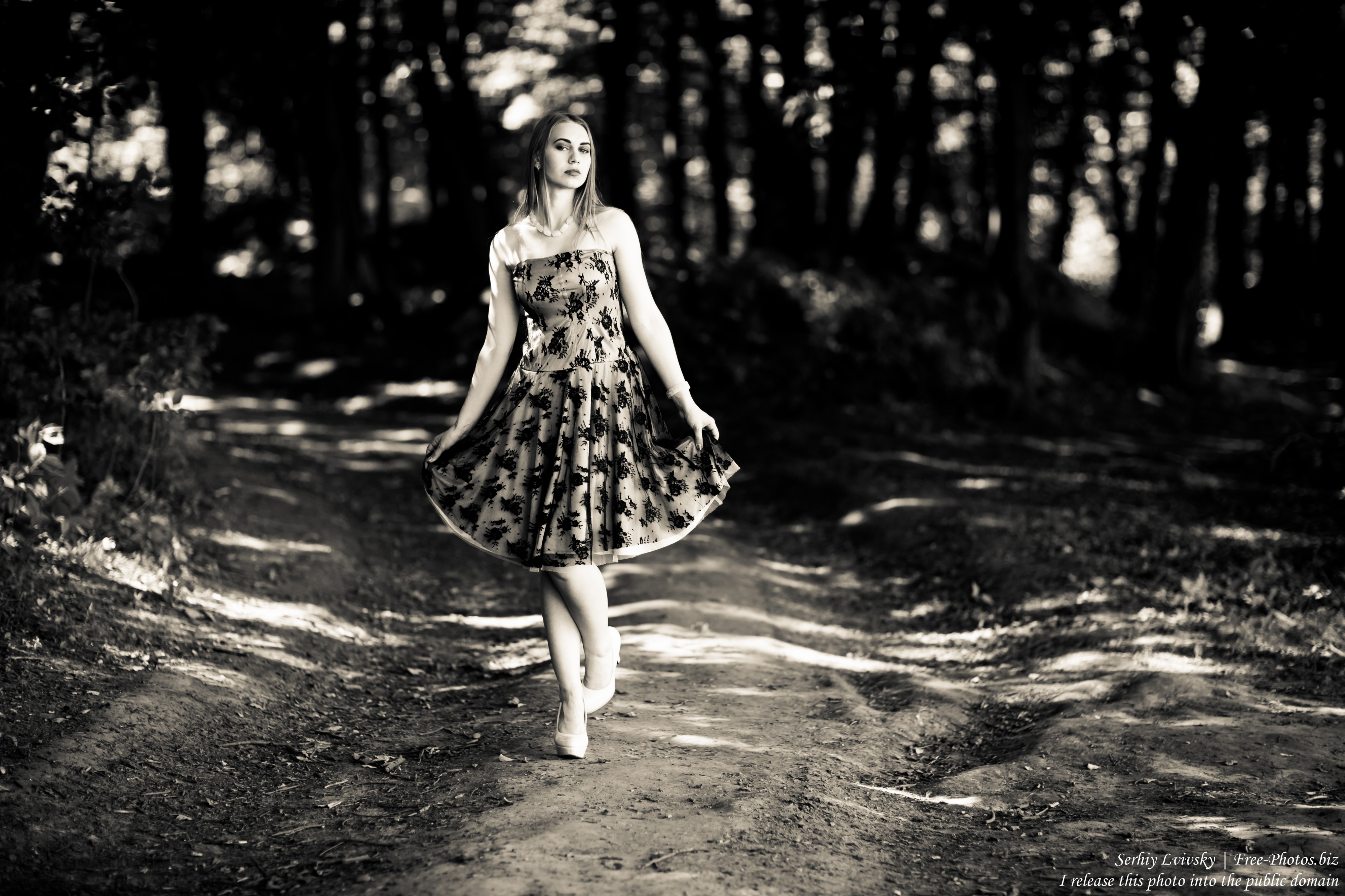 Photo of Julia - an 18-year-old girl with natural undyed hair ...