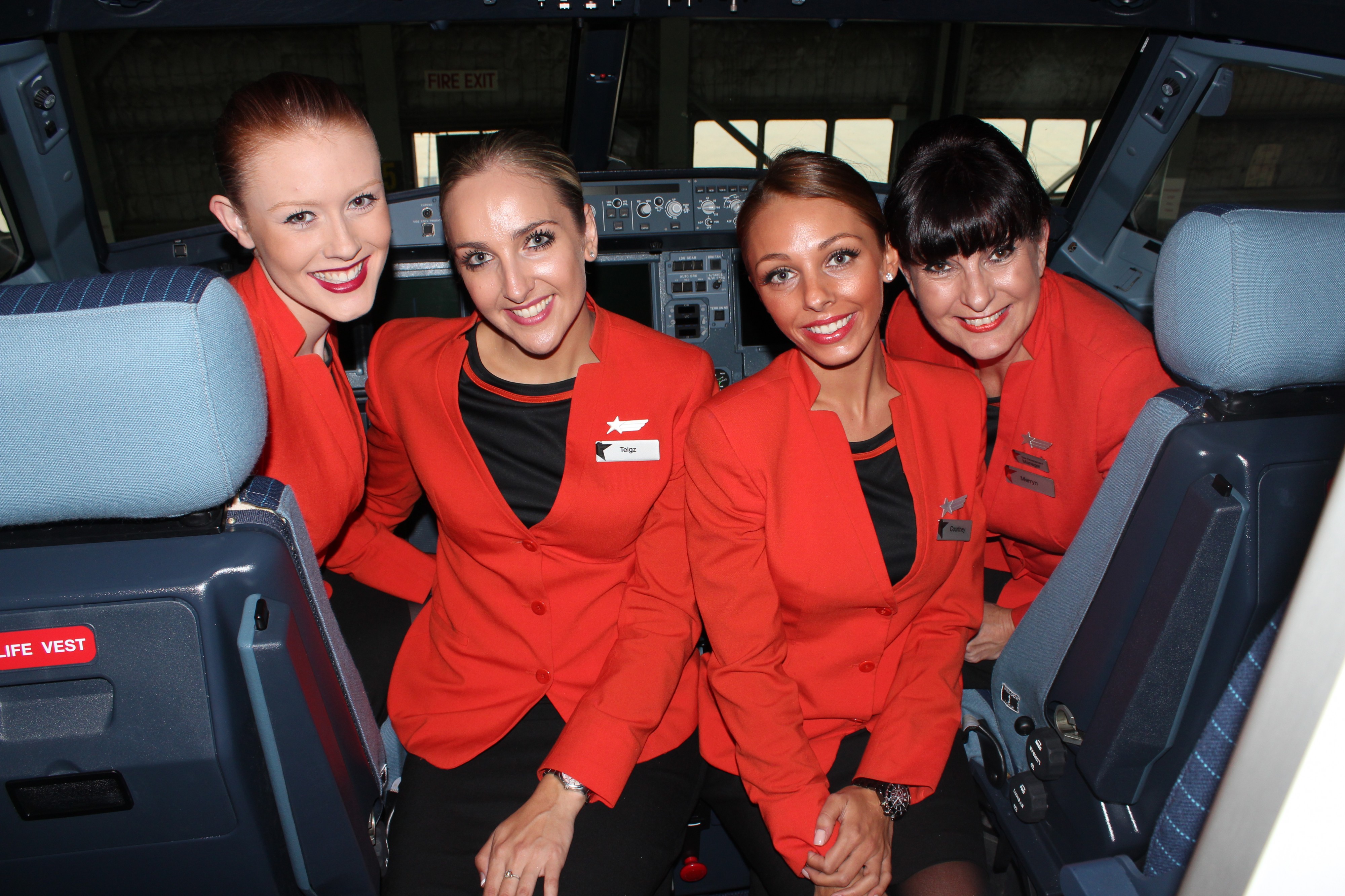 Photo of Jetstar crew in our brand new A320 (8647496338)