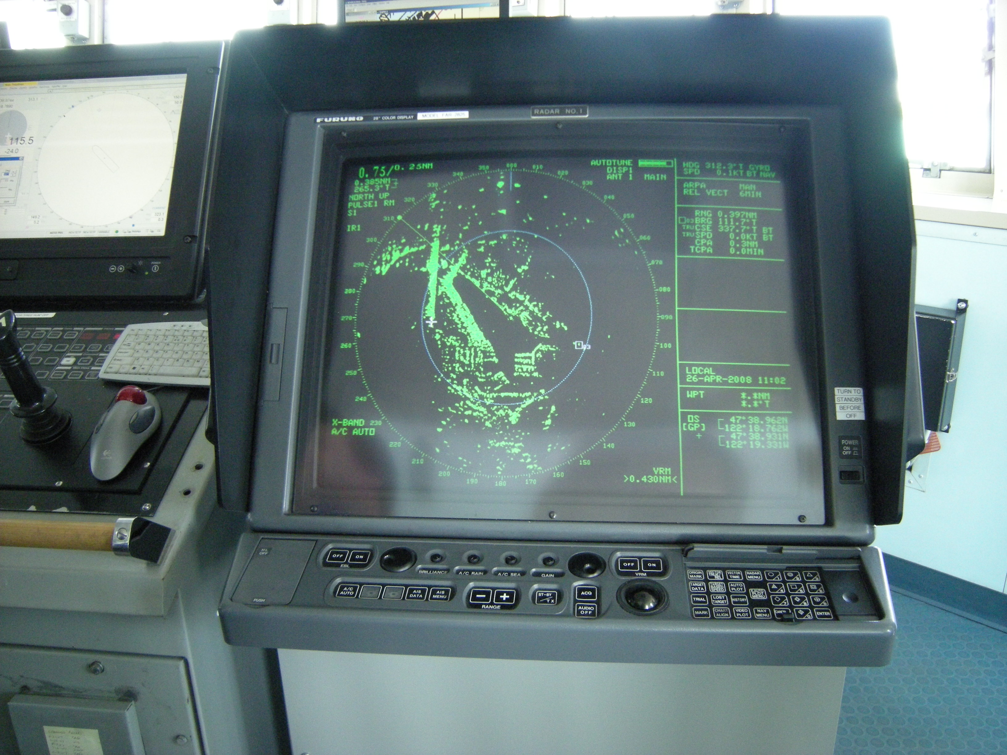 Photo of RV Thomas G. Thompson - radar monitor 01